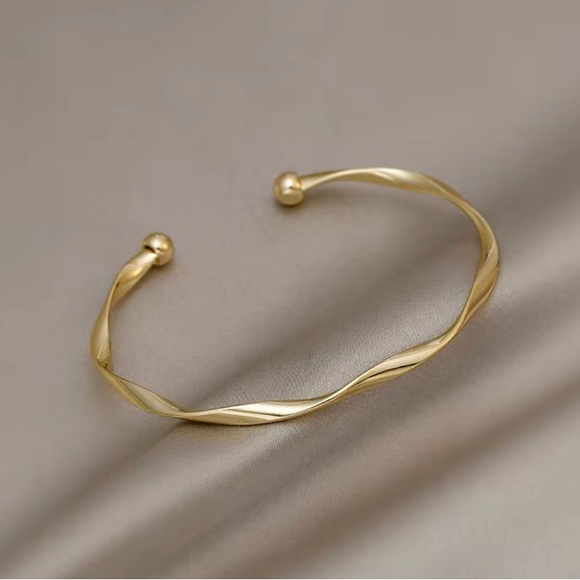 Jewelry | Gold Twisted Open Bracelet | Poshmark